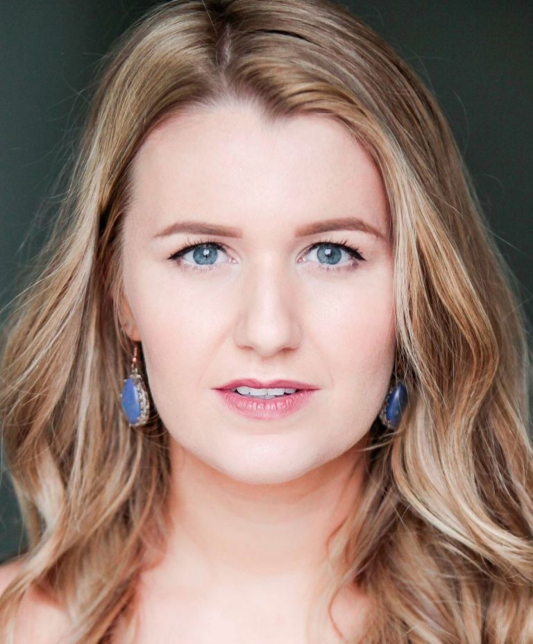 CAROLYN HOLT – Biography | The Guinness Choir